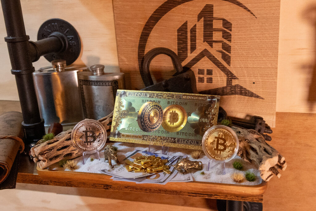 FOMO Decor Set - Crypto Decor